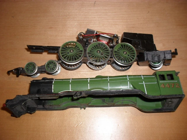 HORNBY OO GAUGE Flying Scotsman Locomotive Base Unit and Shell - Spares ...