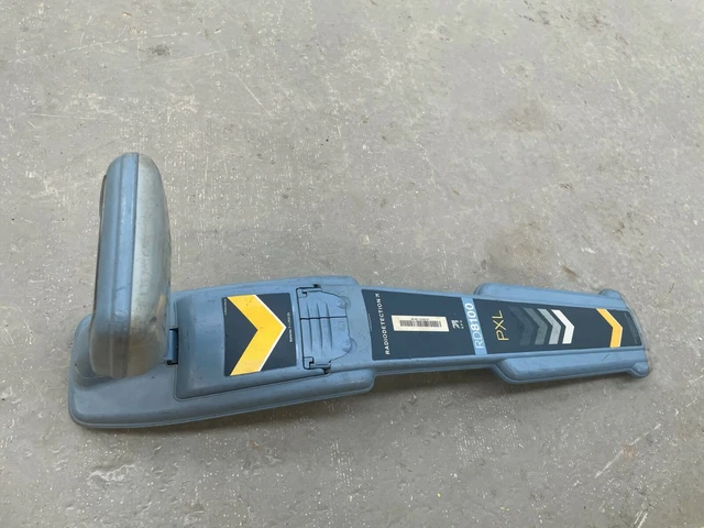 RADIODETECTION RD8100 ELECTRIC Cable And Pipe Scanner / Locater £1,150. ...