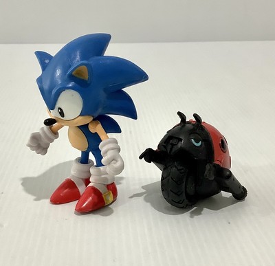 SEGA JAZWARES SONIC The Hedgehog Classic Sonic Figure & Moto Bug ...