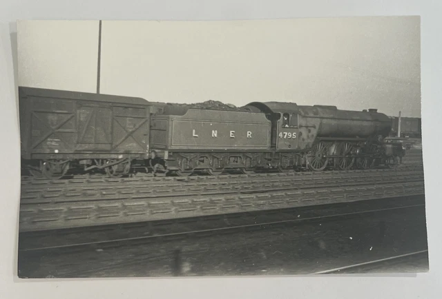 LNER RAILWAY LOCOMOTIVE Photograph - 4795 Peterborough New England ...