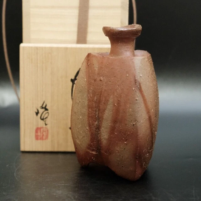 RARE WORK RYUICHI Kakurezaki Bizen Ware Japanese pottery Sake Bottle ...