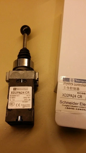 JOYSTICK 4 POSITIONS momentanée XD2PA24 CR telemecanique neuf en boite ...