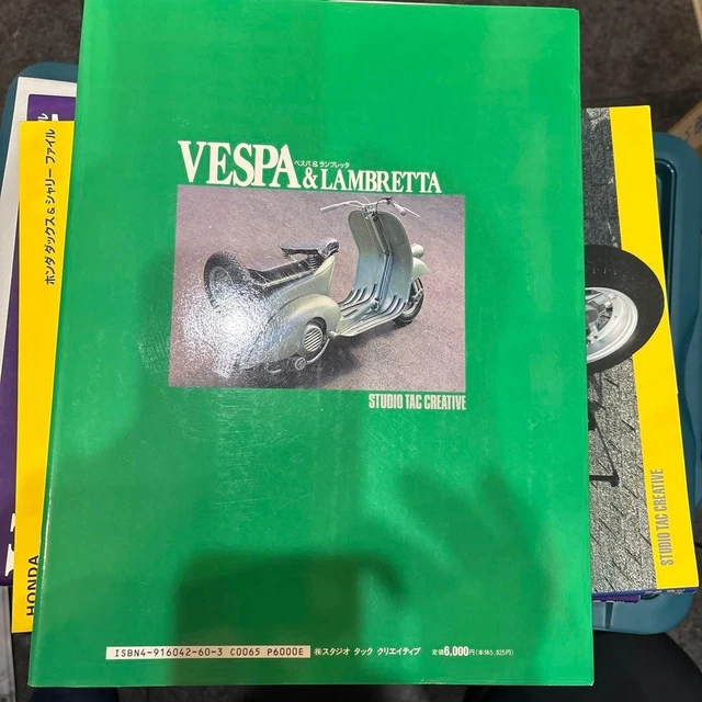 LIBRO SCOOTER VESPA e Lambretta con foto, illustrato, usato fuori ...