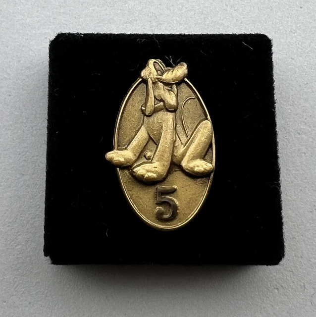 DISNEY CAST MEMBER Service Award - 5 Five Years Pluto Bronze Pin $54.99 ...