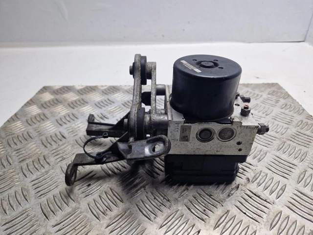 MERCEDES C-CLASS ABS Control Module Ecu Pump A1724312612 W204 2010 ...