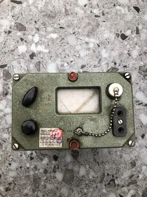 VINTAGE MILITARY DOSIMETER Geiger Counter Radiation Detector Radiometer ...