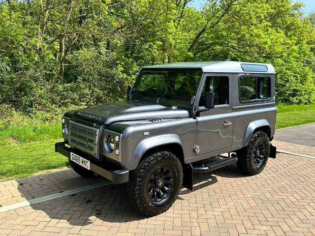 LAND ROVER DEFENDER 90 Puma £30,000.00 - PicClick UK
