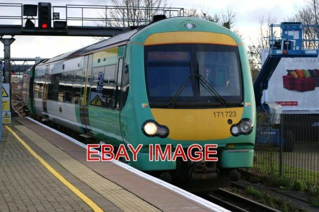 PHOTO CLASS 171 Set 171723 Arrives At Ashford International £1.00 ...