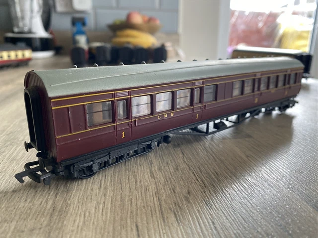 MAINLINE 00 ( 37-109 ) Lms 57' Maroon 1St/3Rd Class Corridor Coach ...