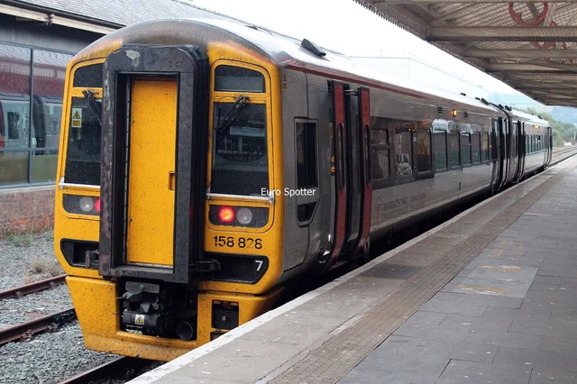 B162 35MM SLIDE TfW Class 158 158828 @ Aberystwyth (IF) £3.54 - PicClick UK