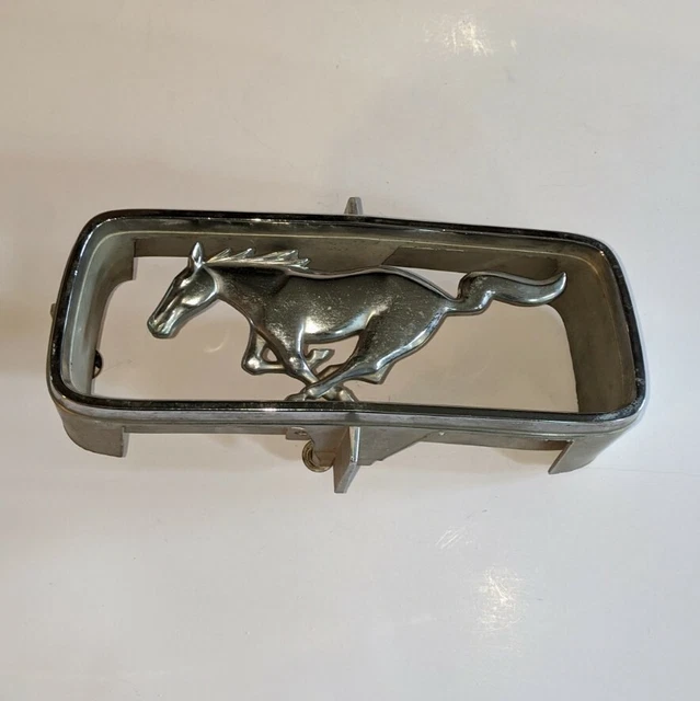 VINTAGE FORD CO. Mustang Running Horse Heavy Metal Symbol Emblem Car ...
