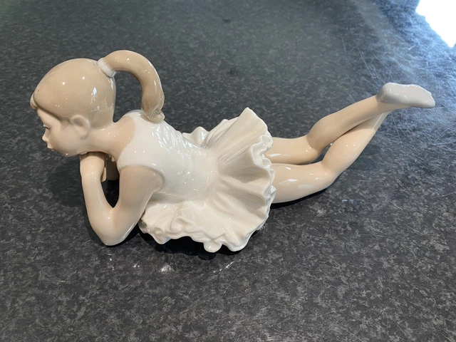 NAO BY LLADRO Daisa Ballerina Lying Down Figurine £10.00 - PicClick UK