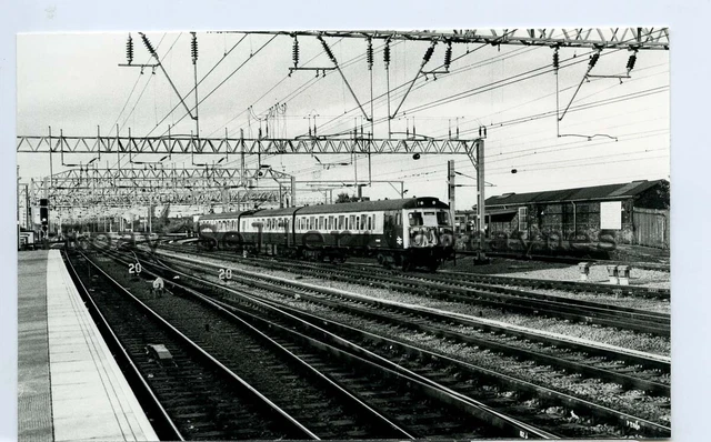 Railway Photo Class 304 3 Car Emu Arriving At Crewe 1985 Br Lmr