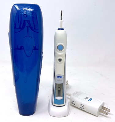 BRAUN ORAL-B TRIUMPH Professional Care 9000 Electric Toothbrush 3738 w ...