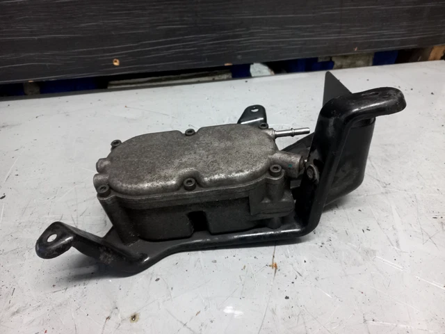 JEEP GRAND CHEROKEE 3.0L Fuel Filter Housing & Mount Bracket 68084905AG ...