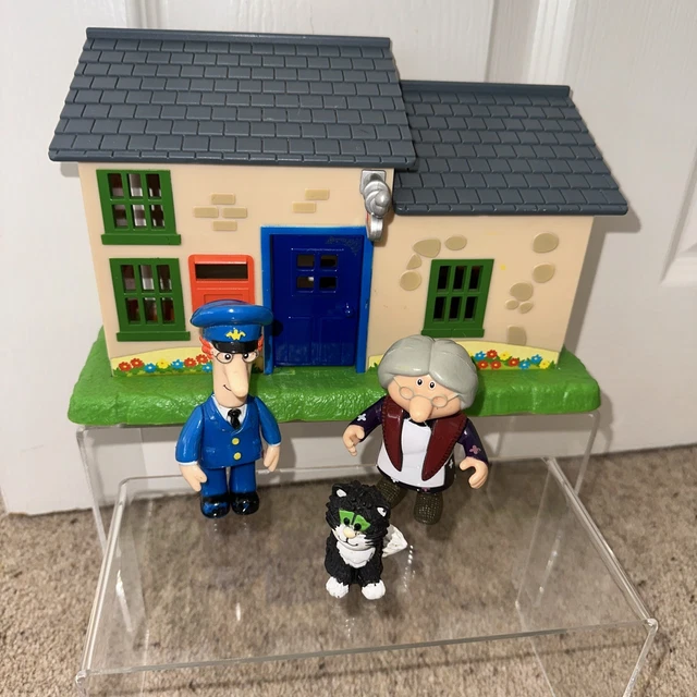 POSTMAN PAT GREENDALE Post Office Pat Mrs Goggins And Jess Figures £9. ...