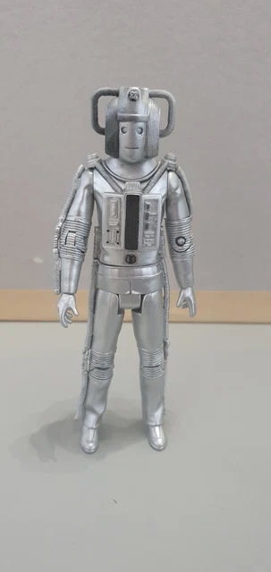 DOCTOR WHO CLASSIC Cyberman 5” Action Figure 2010 Revenge Of The ...