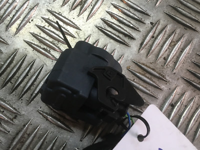 MERCEDES W204 C-CLASS Actuator Tank Flap Locking ZV A2115451728 £12.81 ...