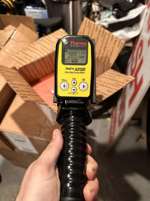 THERMO SCIENTIFIC RADEYE AB100 Alpha-Beta Contamination Monitor in hard ...