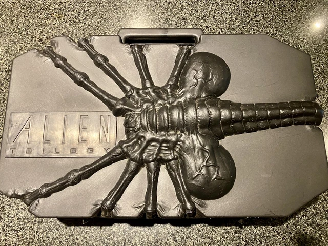 ALIEN TRILOGY VHS Facehugger Box Set Limited Edition £50.00 - PicClick UK