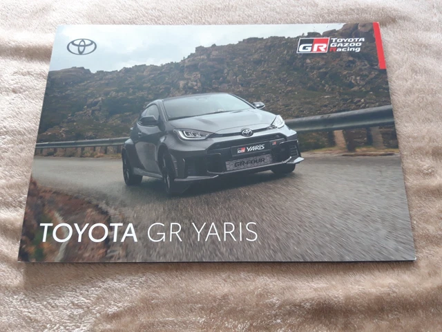 2025 TOYOTA GR YARIS 280 Prospekt Brochure Catalog 48 pages 29,5 x 21 ...