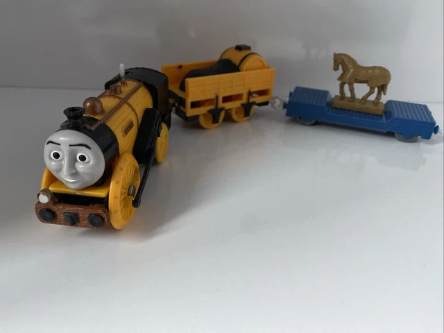TOMY TRACKMASTER THOMAS The Tank Engine Battery Train Stephen Rocket ...