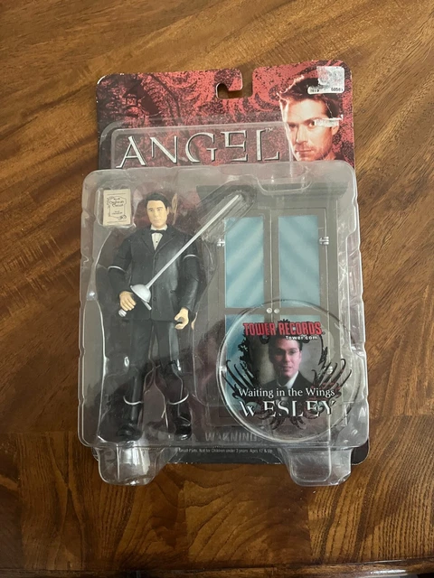 ANGEL FROM BUFFY The Vampire Slayer Action Figure - Waiting in the ...