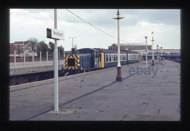 ORIGINAL 35MM SLIDE- Class 03 - 03189 shunts a DMU at Southport 12.9.82 ...