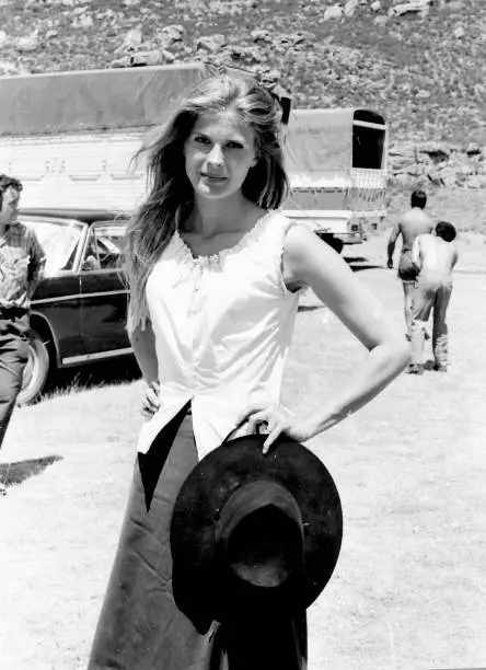 CANDICE BERGEN FILMING The Hunting Party 1970 OLD PHOTO 15 EUR 6,65 ... CANDICE BERGEN FILMING The Hunting Party 1970 OLD PHOTO 15 EUR 6,65 ...