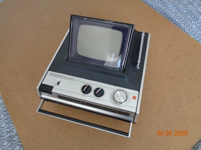 VINTAGE NATIONAL PANASONIC portable tv, radio , model , tr-425g £47.00 ...