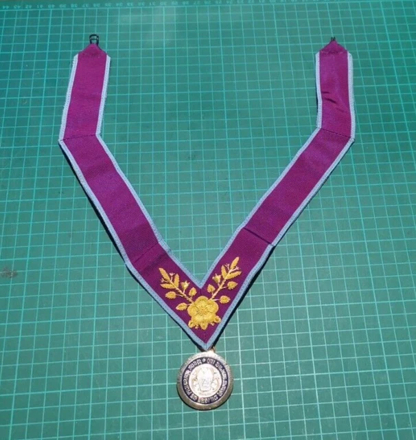 MARK BENEVOLENT FUND - Patron's Collarette & Jewel (980) £10.00 ...