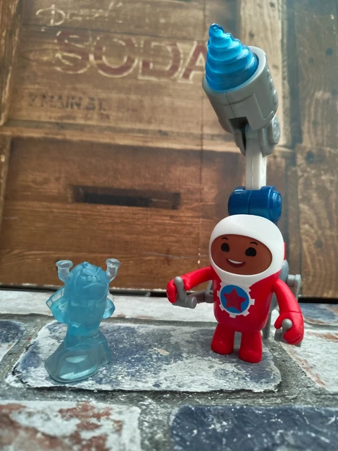 CBEEBIES GO JETTERS Lars Figure with G.O Fix Click On Backpack £19.95 ...