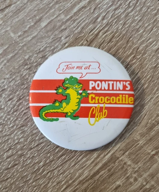 VINTAGE PONTINS CROCODILE Club Tin Badge EUR 4,71 - PicClick IT