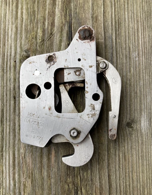 WW2 CRASHED BRITISH Bomber Relic - Bomb Release Hook Mechanism Avro ...