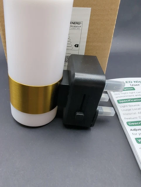NIGHT LIGHT WALL Plug-In with Dusk to Dawn Photocell Sensor, 3000K Warm ...