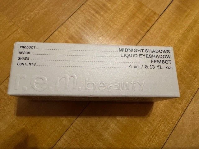 OMBRETTO LIQUIDO OCCHI Marca Rem Beauty. Nuovo. Colore Fembot. Ariana ...