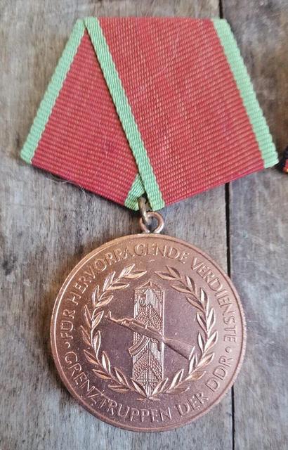 HERVORRAGENDE VERDIENSTE | Konvolut DDR Abzeichen Orden Spange EUR 45 ...