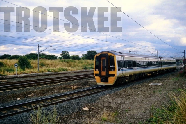 35MM SLIDE BRITISH Railways DMU 158758 Class 158 1993 Thirsk Original £ ...