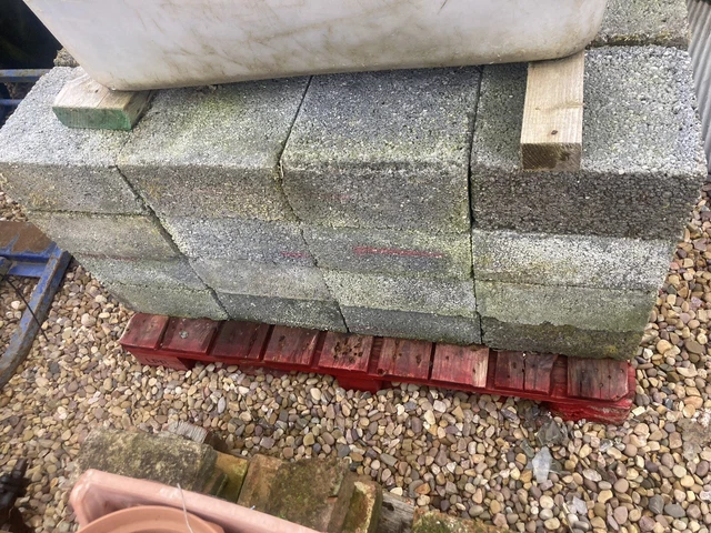 TRENCH / FOUNDATION block Aerated concrete 3.6N - 300x140x270 £3.00 ...