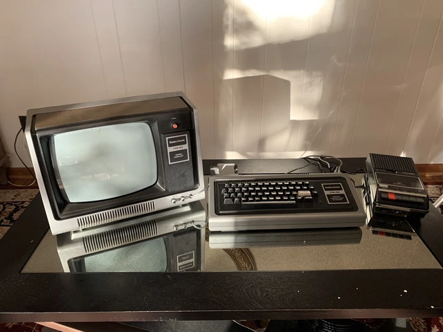 VINTAGE RADIO SHACK TRS-80 Micro Computer: Monitor, Keyboard, Tape ...