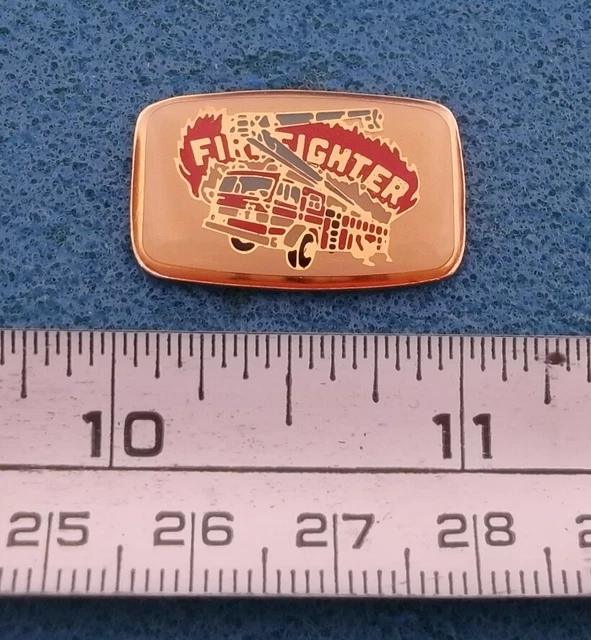 FIREFIGHTER POMPIER INCENDIE Fire Firefighting Camion Truck Pin # Aa656 ...