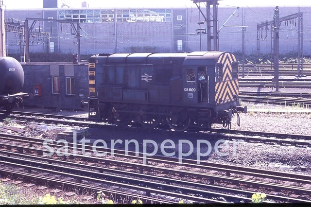 ORIGINAL DIESEL RAILWAY 35mm Slide 08609 Willesden TMD 1989 £1.25 ...