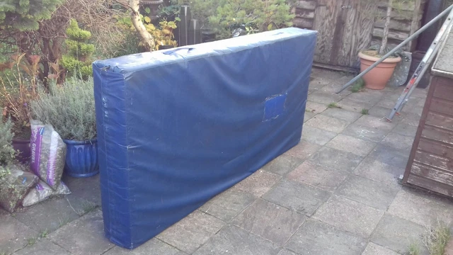 CRASH MATS USED £31.00 - PicClick UK