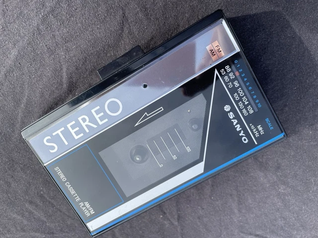 SANYO PORTABLE STEREO Cassette Player Radio Model MGR59 Excellent ...