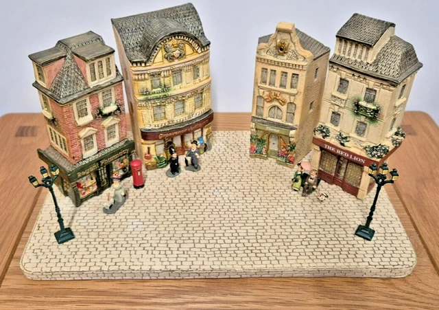 VERY RARE LILLIPUT Lane - London Collection by Dominique Gault £1,000. ...