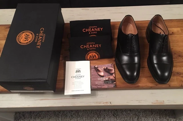 CHEANEY HARRINGTON R Capped Oxford in Black Calf Leather**Dainite ...