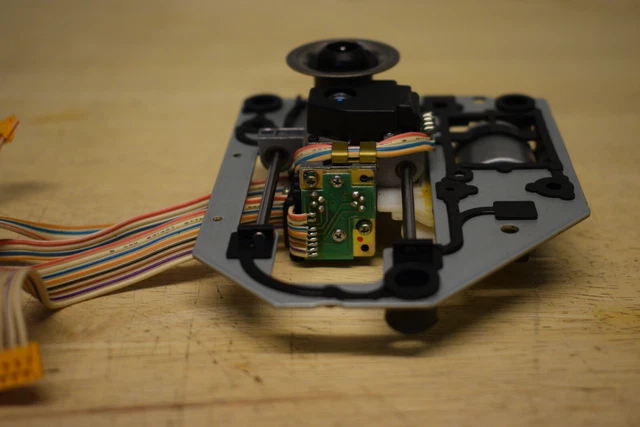 ORIGINAL GENUINE SONY KSS-121A CD Player Laser Mechanism £32.29 ...