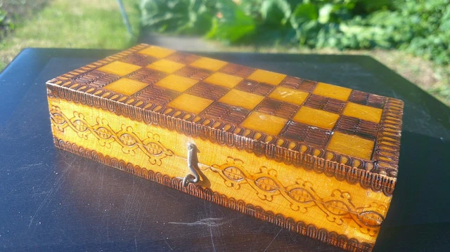 SMALL WOODEN CHESS Set Complete in Carved Wooden Box/Board £20.00 ...