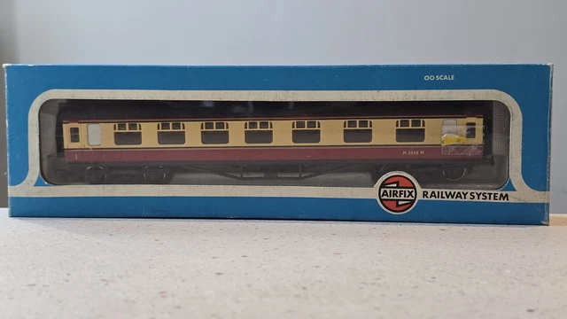 AIRFIX RAILWAY SYSTEM 54203-4 60FT Composite Corridor Coach B.R. Used ...