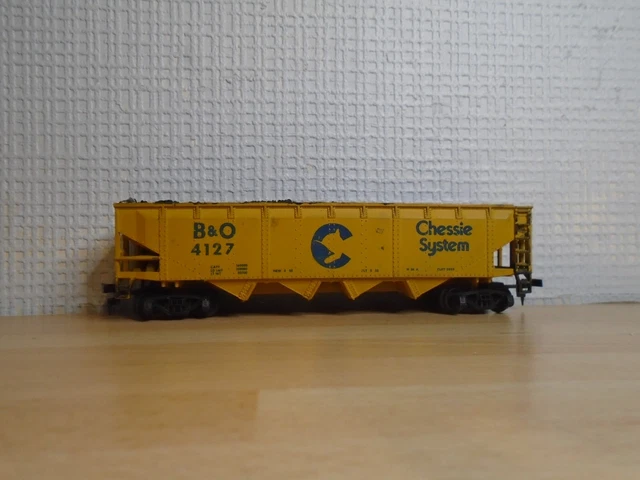 HO GAUGE 4 Bay Open Coal Hopper 'Chessie System' B&O 4127 Loaded (Exml ...